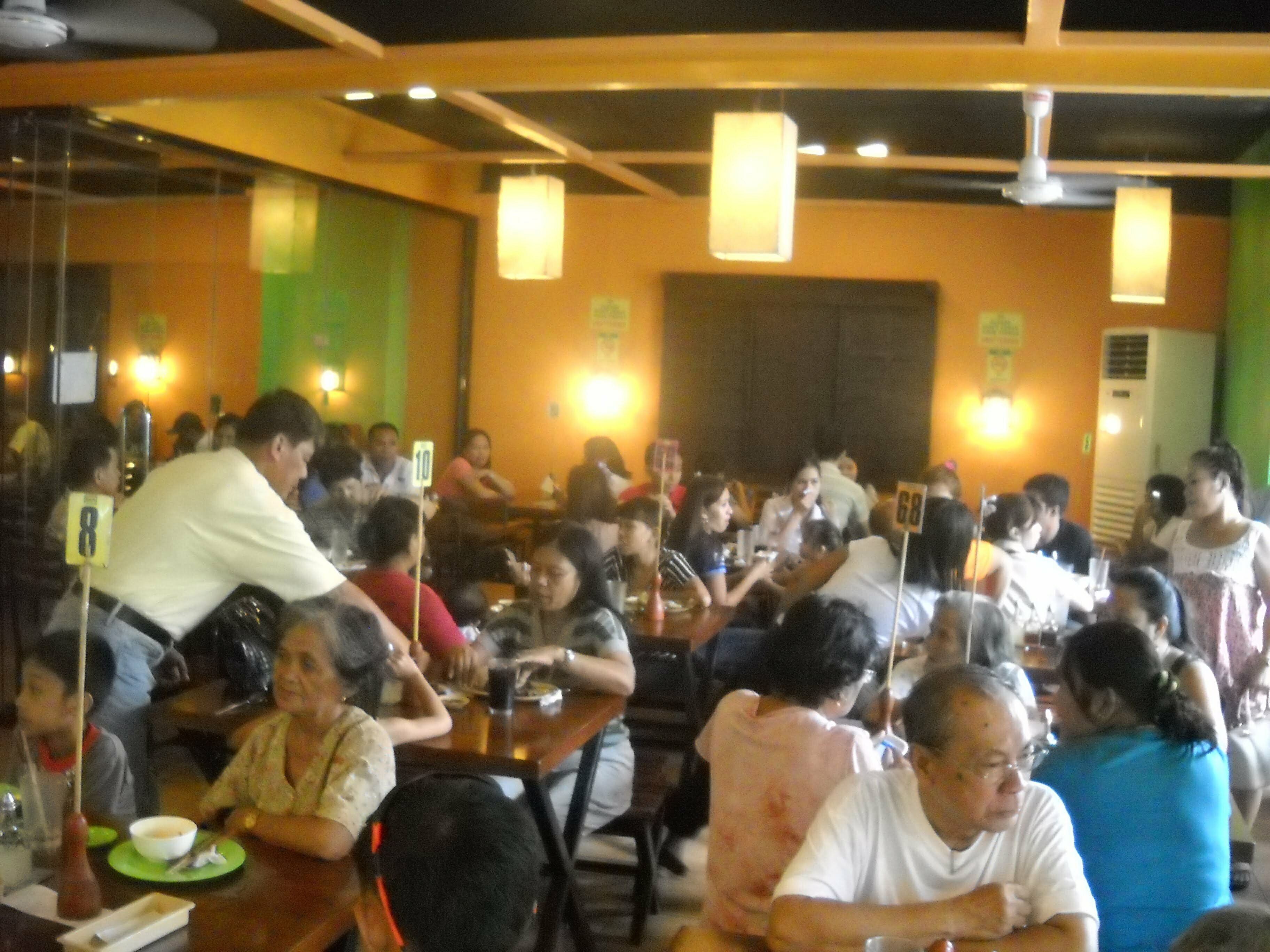 Mang Inasal – customers | Texan in the Philippines